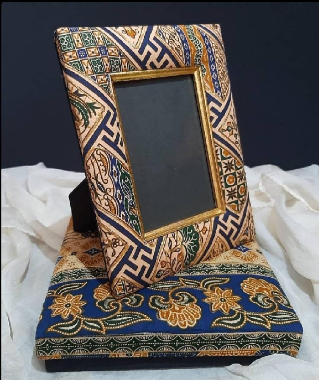 Frame Eksklusif